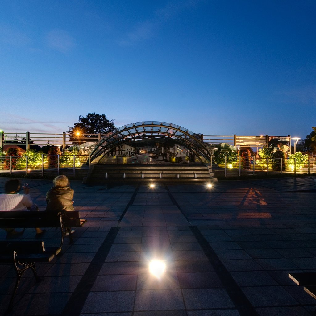 Zdjęcia panoramiczne - Wirtualny Ustroń: Rynek w Ustroniu nocą